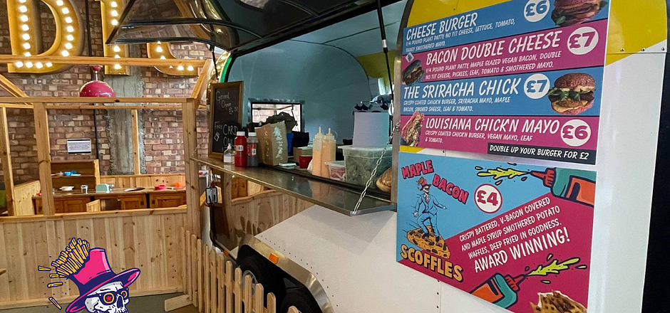 Café menu goes fully Vegan for 5 days // Junk Soul Smothered Takeover ...